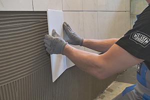 Fliesen legen - Von Wandfliesen, Bodenfliesen und Platten | Anleitungen ...