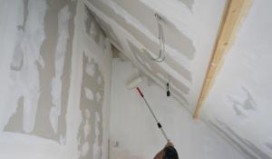 Gipskarton streichen - Trockenbaufarbe im Einsatz - Anleitung & Tipps vom Maler | Streichen ...